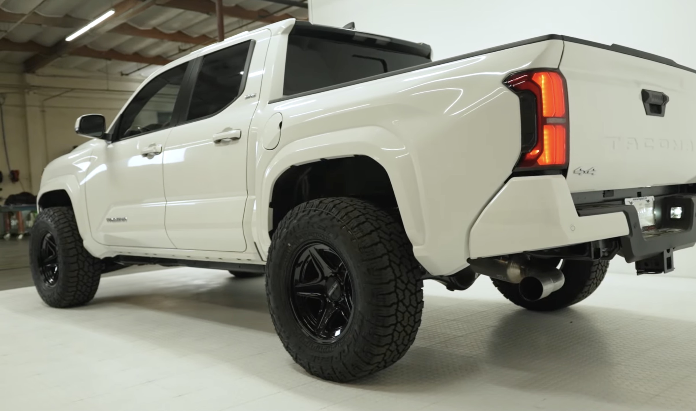 33" 285/70R17 Falken Wildpeak A/T4W tires on 4th Gen Tacoma SR5 with no ...