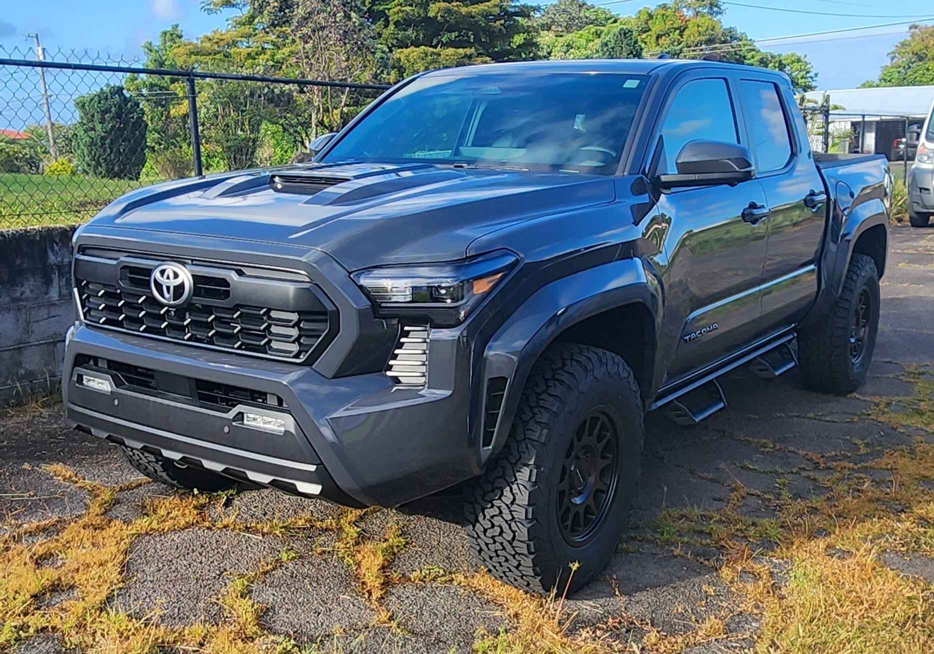 TRD Sport Premium Underground MT on Method MR703 wheels + KO2 285/70/17 ...