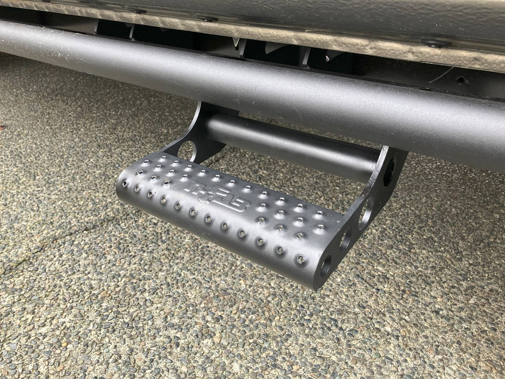 Installed N-Fab JPTS32 Rock Rail Detachable Steps on Trailhunter's ...