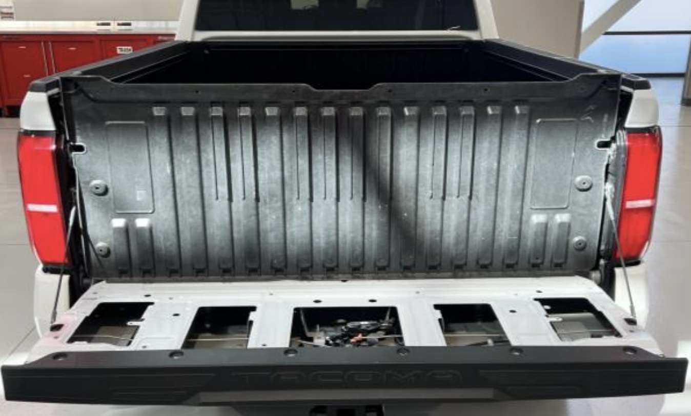 Rattle Noise From Tailgate When Closing - Official TSB Fix | 2024 ...